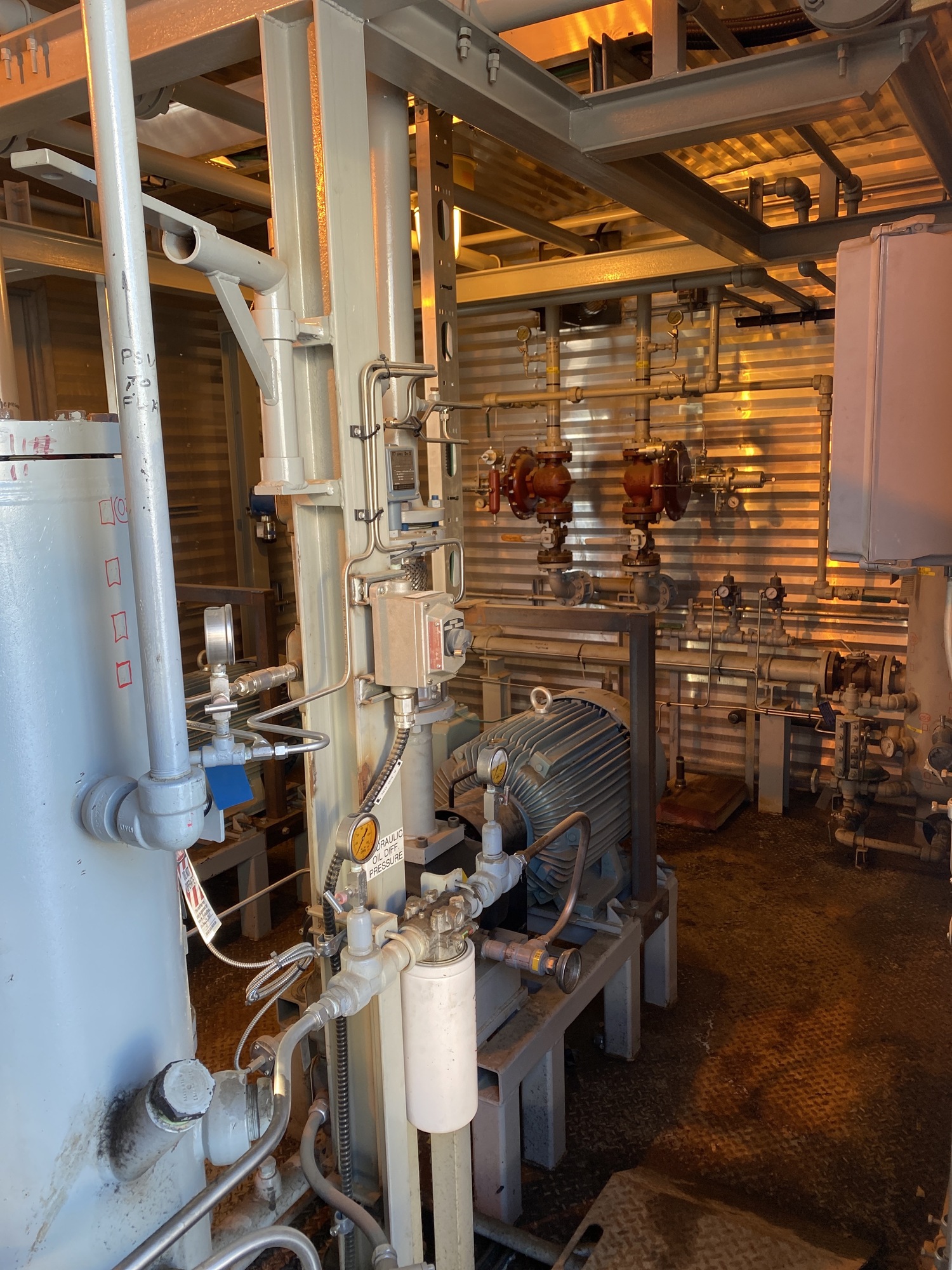 ARMOUREE - TWIN 75 HP Tamrotor E25 Rotary Screw Compressor Package