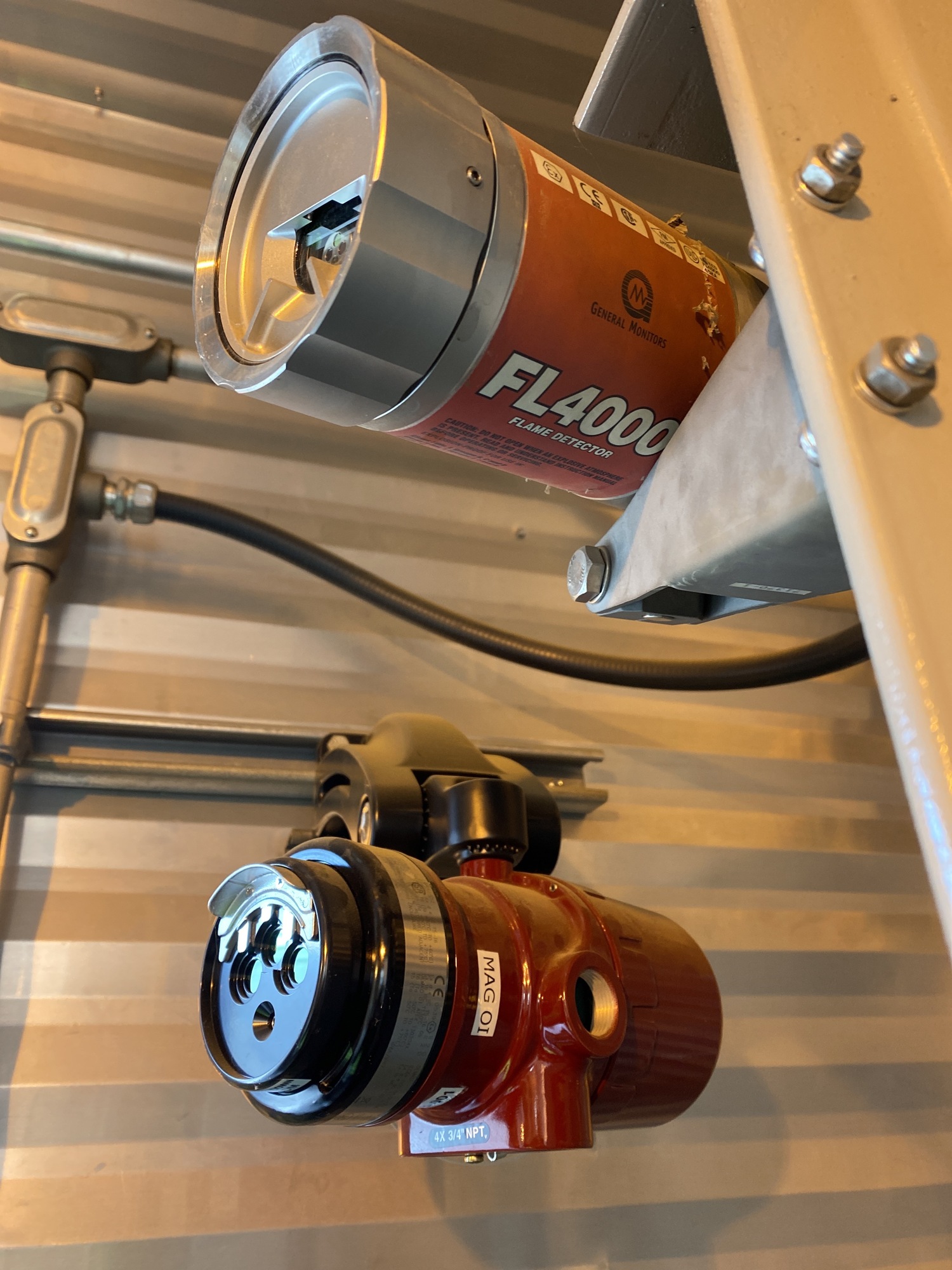 ARMOUREE - TWIN 75 HP Tamrotor E25 Rotary Screw Compressor Package